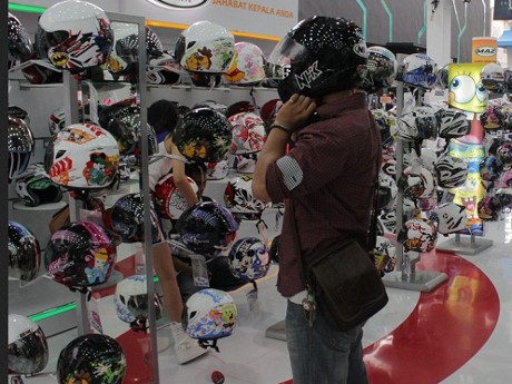 Ada Lelang Helm di PRJ, Mulai Rp 10.000!