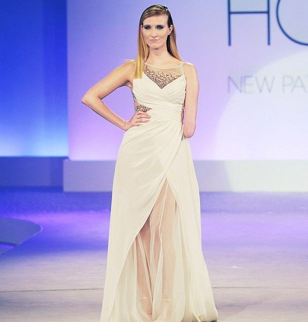 Foto: Kelly, Model Cantik Berlengan Satu yang Ingin Taklukkan Dunia Fashion