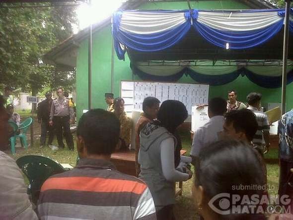 Adu Pendapat Seputar Pilpres Surat Suara Tertukar, Kericuhan Sempat ... Adu Pendapat Seputar Pilpres Surat Suara Tertukar, Kericuhan Sempat ...