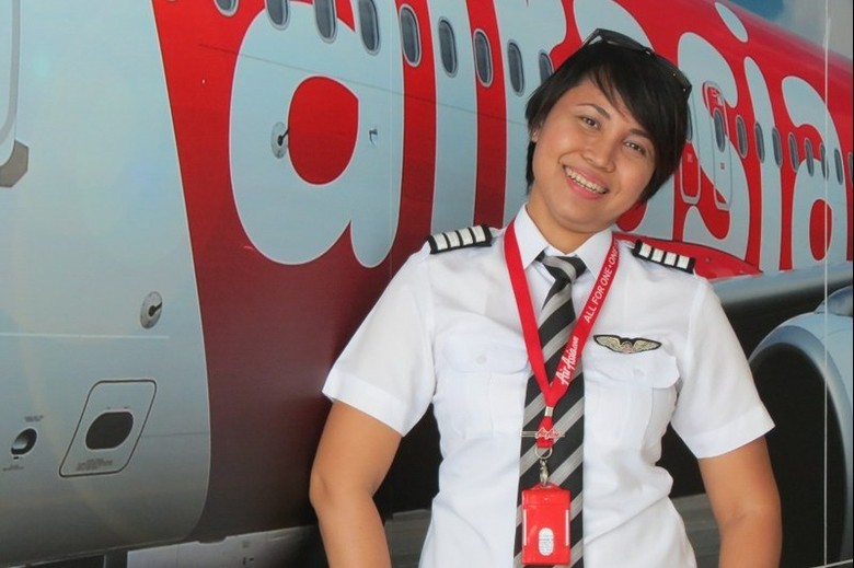 Keren! AirAsia Punya Kapten Pilot Perempuan Pertama