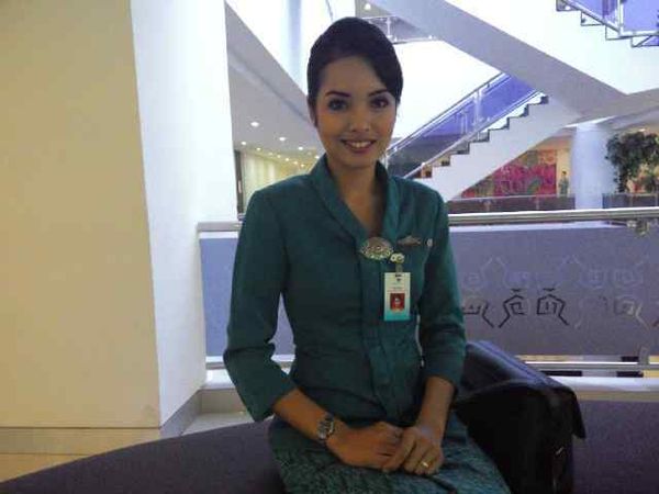 Mengenal Asih Kurniasih, Satu Lagi Pramugari Cantik Garuda yang Berprestasi