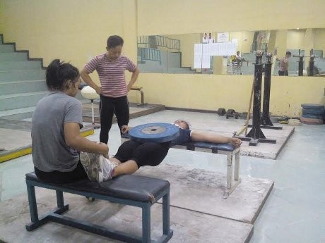 Tak Lagi Angkat Barbel, Atlet Angkat Besi Fokus Latihan untuk Perkuat Otot