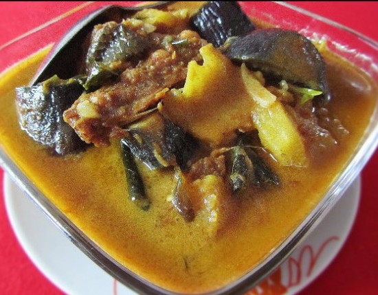 Gulai Tepek Ikan dan Kue Burgo yang Gurih Khas Jambi (1) - Halaman 3