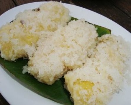 Lowe Goreng dan Es Pisang Ijo, Kreasi Pisang Khas Palu dan Makassar ...
