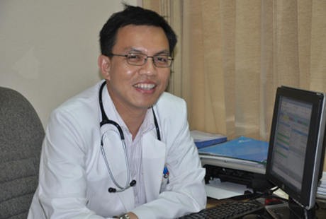 dr Pinzon, Spesialis Saraf yang Concern pada Pasien Osteoporosis