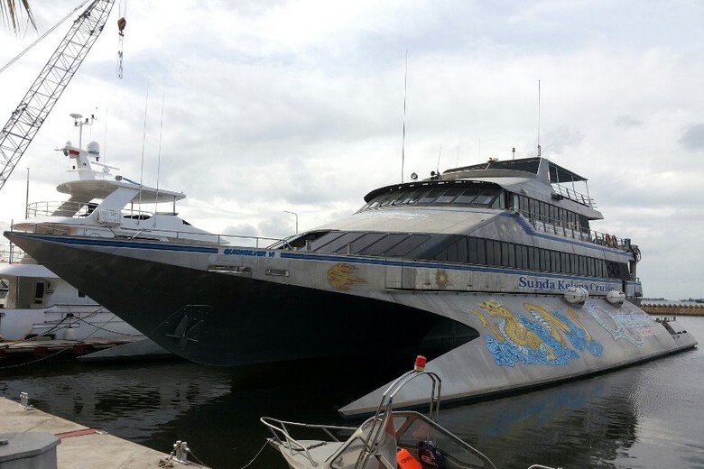 Asyiknya Naik Kapal Quicksilver ke Kepulauan Seribu