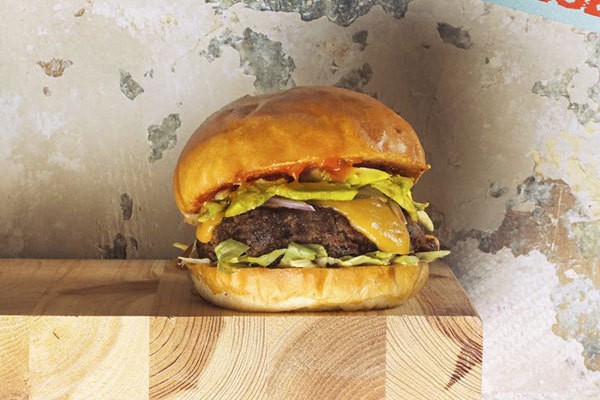 10 Restoran Ini Punya Burger Enak dan Unik yang Populer di Dunia (2 ...