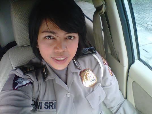 Polwan Yang Di Memes 10 Meme Polwan Cantik Yang Bikin Hati Adem Dan