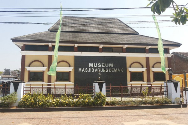 Legenda di Masjid Agung Demak