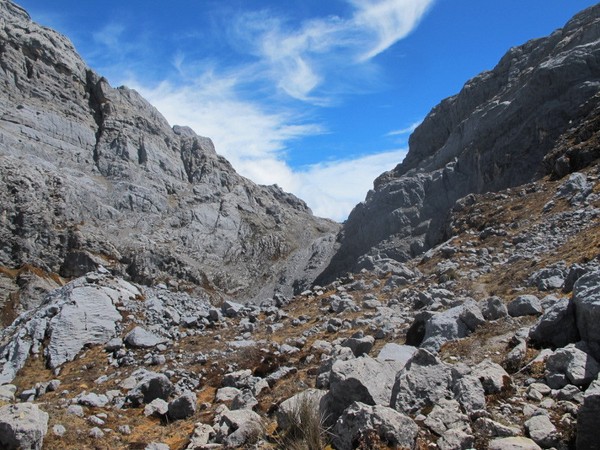 Jalur Trekking Paling Gila di Indonesia