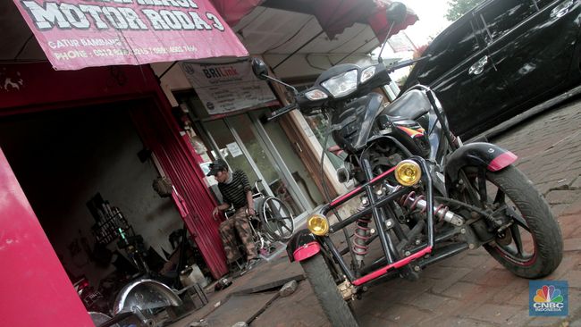 Sepeda Motor Untuk Difabel Racikan Bambang Catur