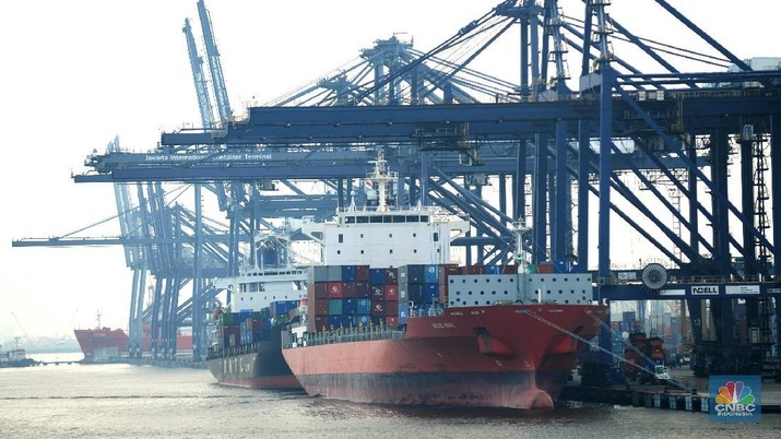 Kapan Pelabuhan Tanjung Priok Mulai Beroperasi 24 Jam/7 Hari?