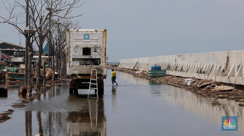 Dampak Gerhana Bulan, Kawasan Muara Baru Banjir Rob Dampak Gerhana Bulan, Kawasan Muara Baru Banjir Rob