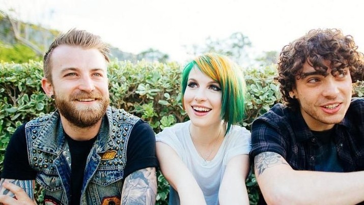 Hayley Williams Sakit, Konser Paramore di BSD Batal