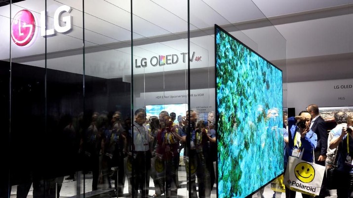 Beli TV Mahal Samsung, Dapat Layar OLED Buatan LG