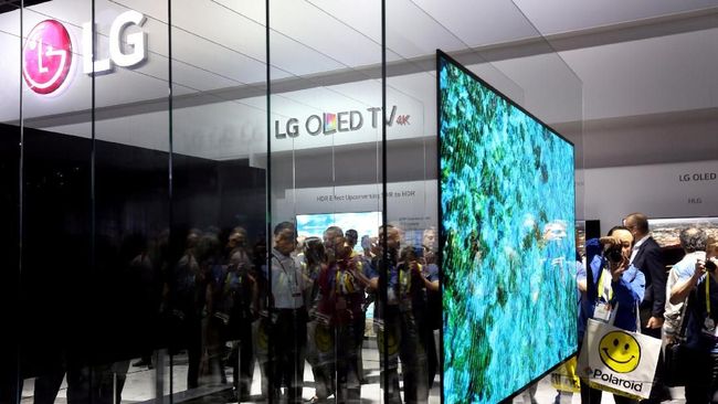 Beli TV Mahal Samsung, Dapat Layar OLED Buatan LG