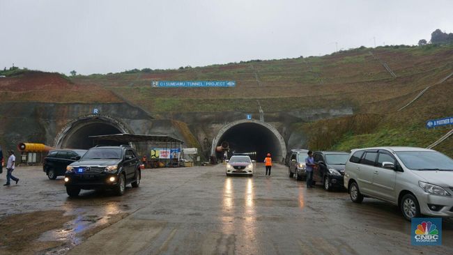 Sebentar Lagi Tol Terowongan Kembar Pertama di RI Rampung