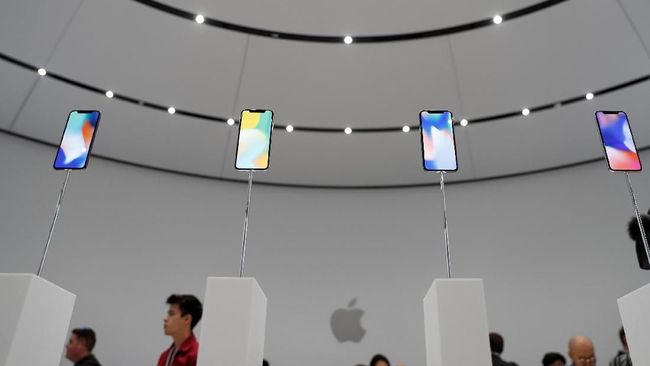 iPhone 12 Akan Pakai Layar OLED 6,7 Inci Milik Samsung?