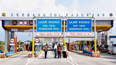 Bergaya Rapi, Jokowi Resmikan Tol Gempol-Pasuruan