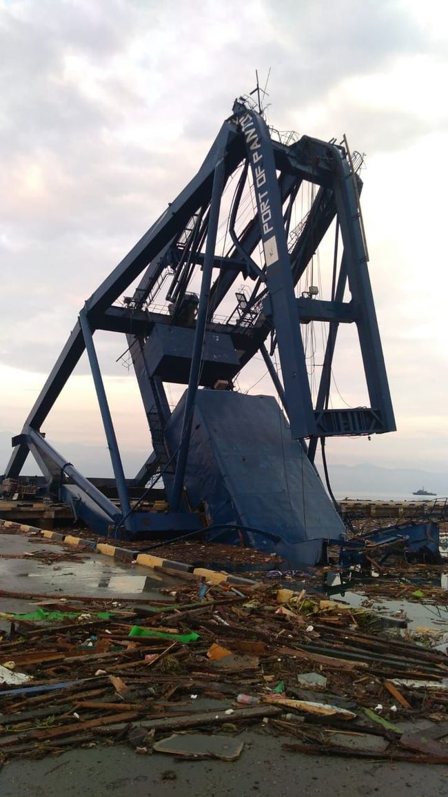 Gempa Donggala Bikin Pelabuhan Rusak dan Kapal Terdampar Gempa Donggala Bikin Pelabuhan Rusak dan Kapal Terdampar