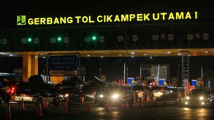 One Way Tol Cikampek Berlaku Sampai Pukul 12 Malam Ini