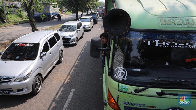 Proyek Toll BORR Ambruk Picu Jalan di Sekitar Proyek Macet