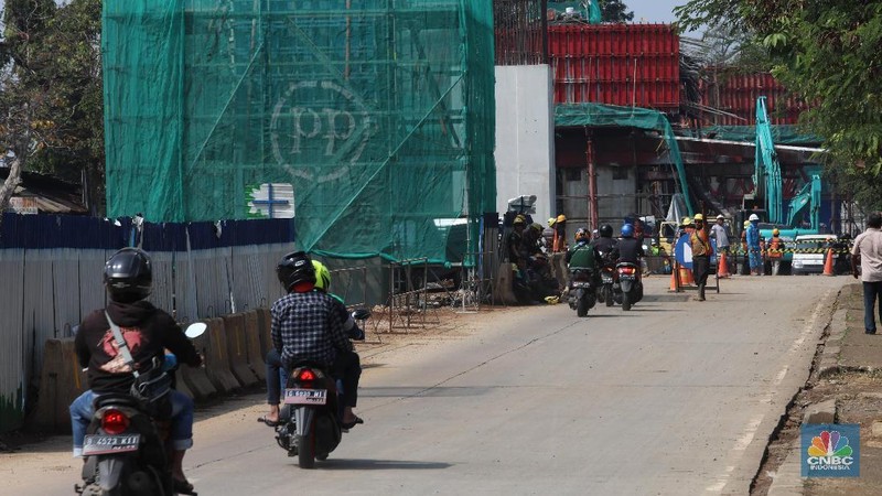 Proyek Toll BORR Ambruk Picu Jalan di Sekitar Proyek Macet