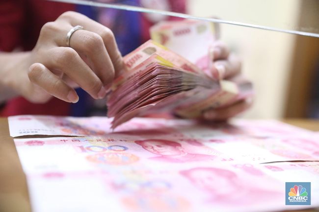 Duh Grafik Yuan vs Rupiah Menukik Curam, Ngeri Sedap Nih!