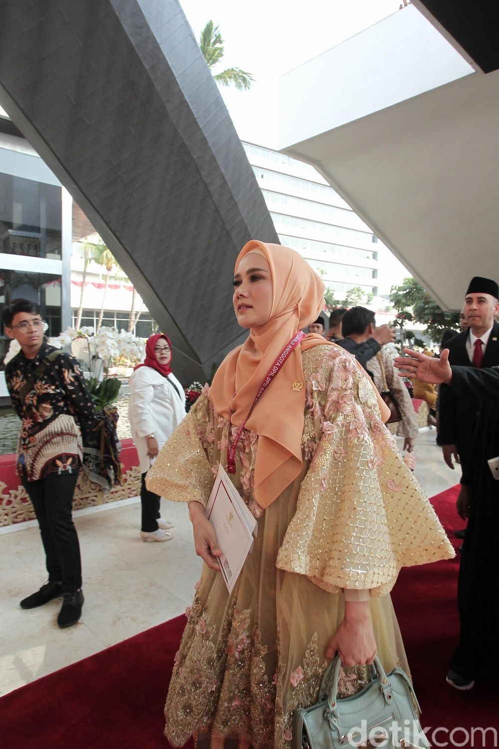 Intip Ini 14 Artis Yang Dilantik Jadi Anggota Dpr 2019 2024 Foto 14