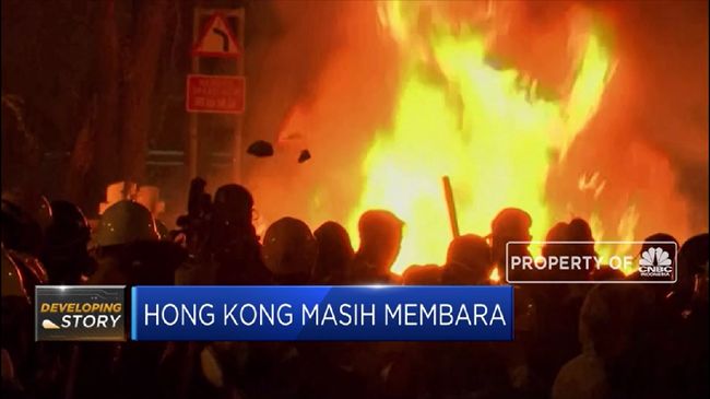 Api Berkobar di Tengah Aksi Demo Hong Kong