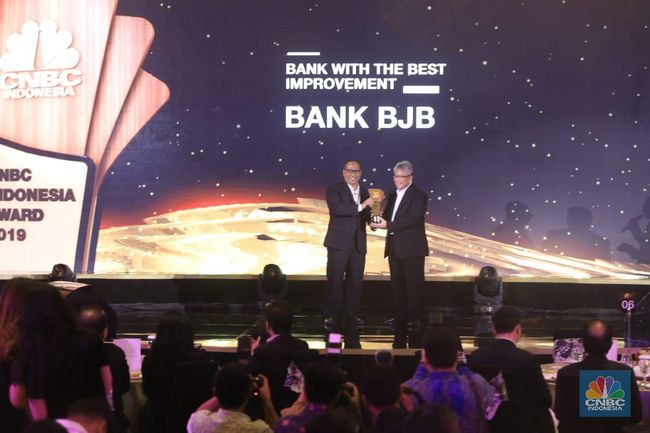 Terus Tumbuh, Bank bjb Raih Bank With The Most Improvement