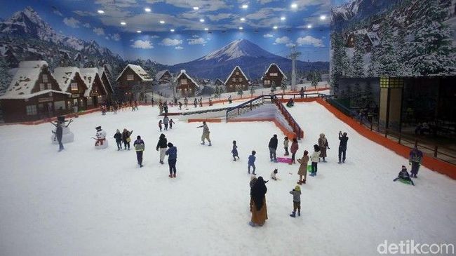 Referensi Liburan, Ini Taman Rekreasi Salju Indoor di Bintaro