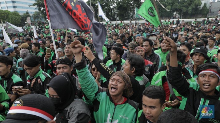 Kemenhub Naikkan Tarif Ojol Saat Wabah Corona, Tepatkah? Kemenhub Naikkan Tarif Ojol Saat Wabah Corona, Tepatkah?