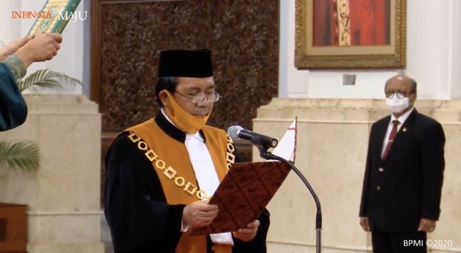 Jokowi Lantik Ketua MA Muhammad Syarifuddin