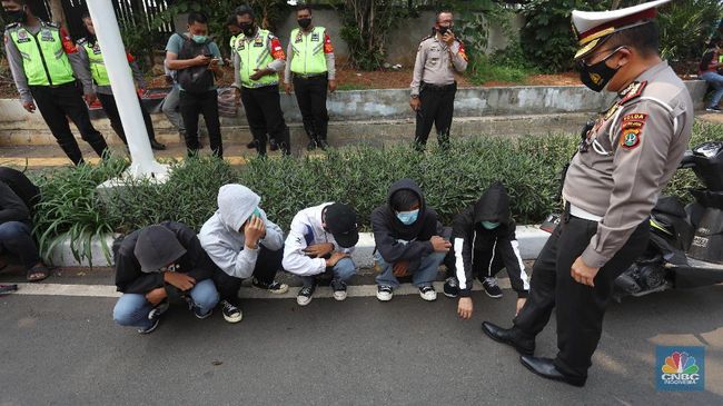 Jelang Demo di Depan Istana, Puluhan Orang Diamankan Polisi Jelang Demo di Depan Istana, Puluhan Orang Diamankan Polisi