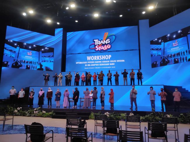 Trans Studio Cibubur Gelar Workshop Wisuda Daring