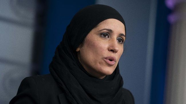 Potret Sameera Fazili, Muslimah Berjilbab Tim Ekonomi Biden - Foto 5