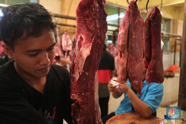 Lebaran Lewat, Harga Daging Sapi Mulai Jinak, Tapi...