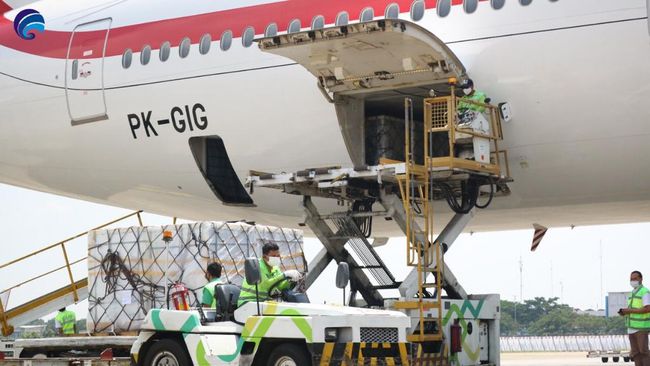 Lawan Covid 19 Hari Ini 1 Juta Vaksin Sinopharm Tiba Di Ri