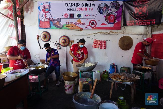 Potret Dapur Umum Ringankan Beban Warga Terdampak Covid-19