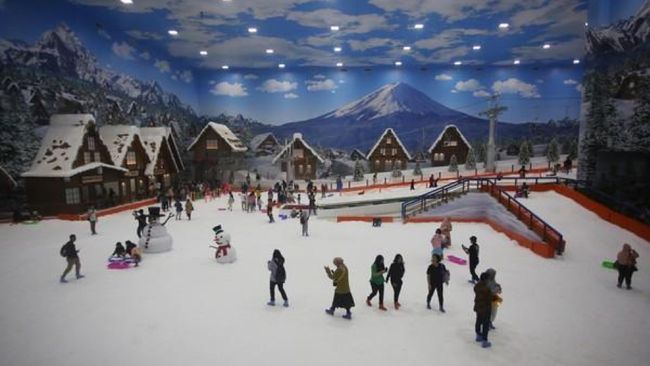 Bosan di Rumah? ke Trans Snow World Yuk, Ada Promo Nih