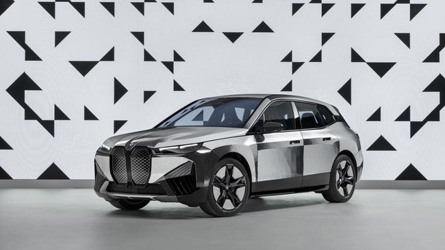 Keren! Pencet Satu Tombol, Mobil BMW Ini Bisa Berubah Warna