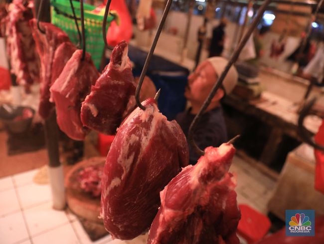 Harga Daging Sapi 'Meledak', Pedagang Pusing Tujuh Keliling!