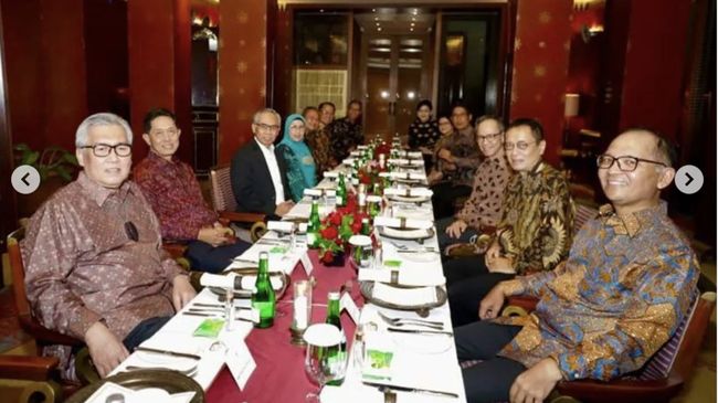 Potret Silaturahmi DK OJK, Wimboh cs dengan Mahendra dkk Potret Silaturahmi DK OJK, Wimboh cs dengan Mahendra dkk