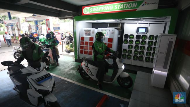 Pabrikan Motor Listrik Gojek Baru Dapat Utang Triliunan