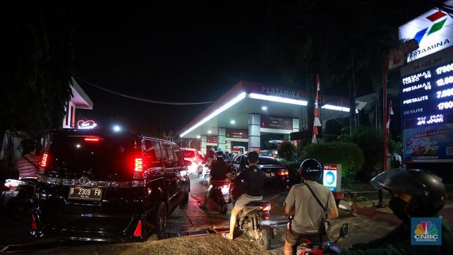 Kenaikan Harga BBM Diulur-ulur, Hati-hati Pak Jokowi!