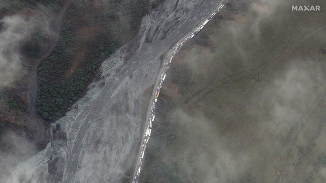 Foto Satelit, Potret Ramai-Ramai Warga Rusia Kabur dari Putin Foto Satelit, Potret Ramai-Ramai Warga Rusia Kabur dari Putin