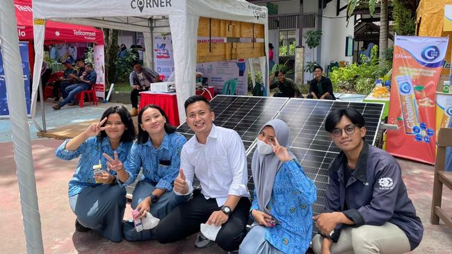 Pertamina Kenalkan Solar Panel ke SMA 5 Balikpapan