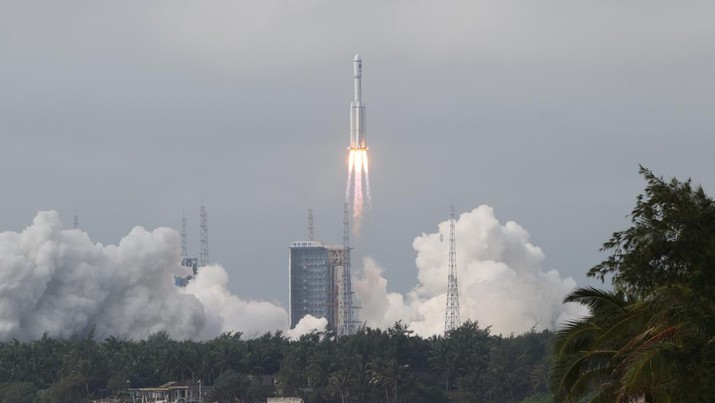 Satelit Rahasia China Lepas Benda Kecil Misterius di Orbit