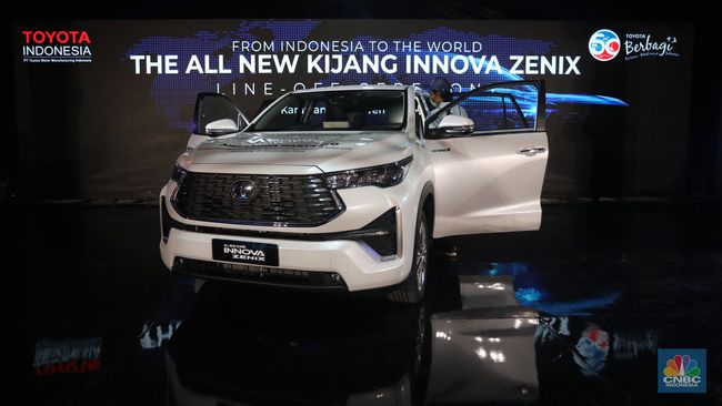 Beli Innova Zenix Hybrid Harus Nunggu Lama, Ada Apa?